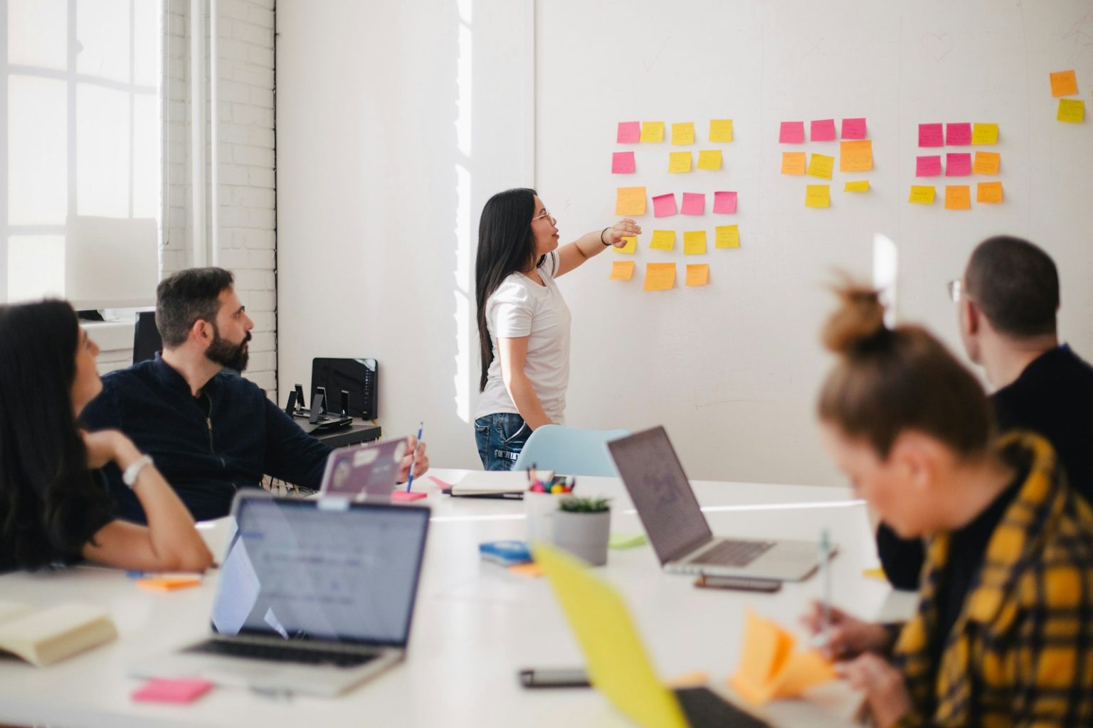 How To Manage Employee Expectations in a Rapidly Changing Workplace? - AMS